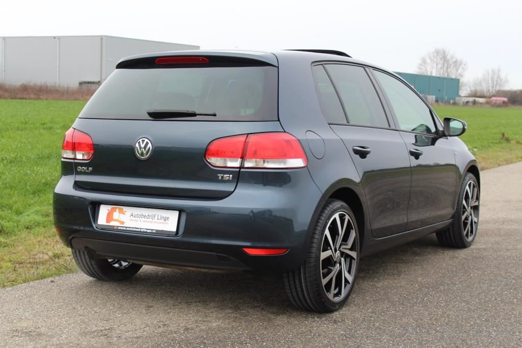 Volkswagen Golf 1.2 TSI MATCH / 105 PK / DAKRAAM / DEALER!!